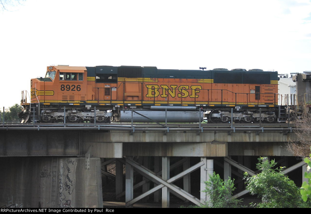 BNSF 8926